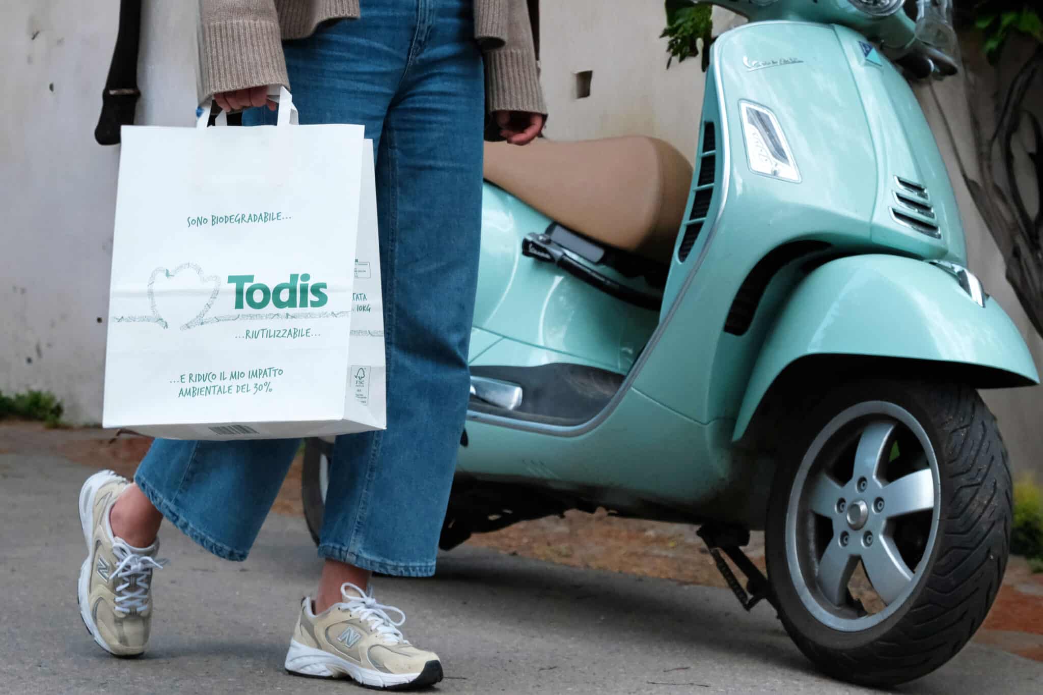 An Italian supermarket chain Todis introduces reusable and recyclable ...